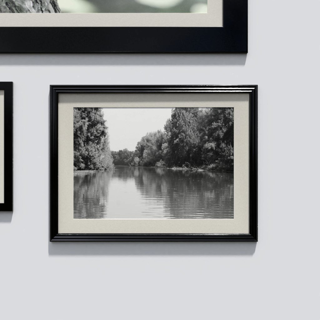 Photo frame 'anyframe' with a river | FREE Decorative Pictures models ...